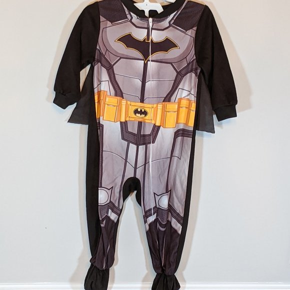 DC Comics | Pajamas | Batman Bat Signal Footed Pajamas With Cape 8 ...
